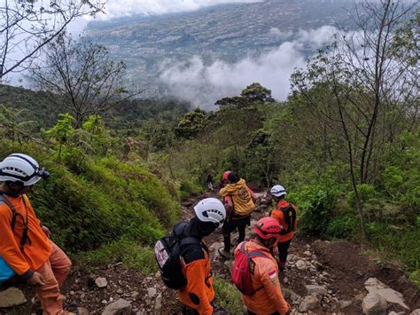 Pendaki Wonosobo Dievakuasi Dari Jurang Di Gunung Sindoro Tagar