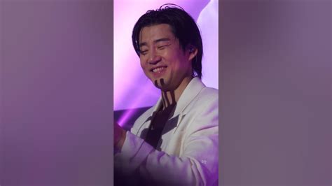 열창하는 팬들을 사랑스럽게 카메라에 담는 예쁜 윤계상 231110 지오디 지오디콘서트 지오디마스터피스 Youtube