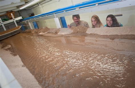 Hydraulic Flume Lab Brings River Studies To Life · News · Lafayette College