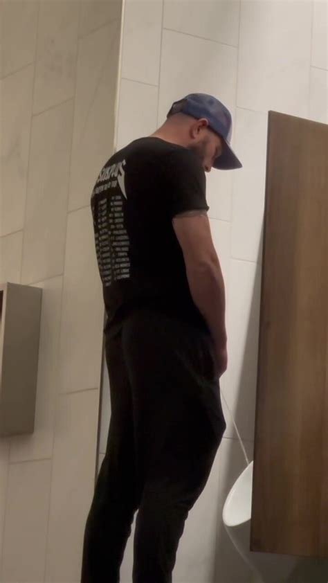 Airport Piss Spy Thisvid Com