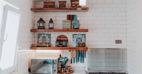 가전 제품 가정용 부엌 교수형 램프 국내 주방 기능적인 주방 깔끔한 주방 도시형 주방 목조 선반 밝은 부엌 백스플래시 부엌 싱크대 선반 선반 장식