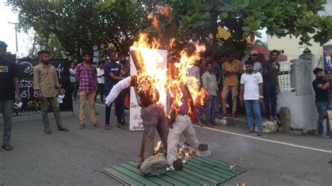 කැලණිය ගිනි ගනී Youtube