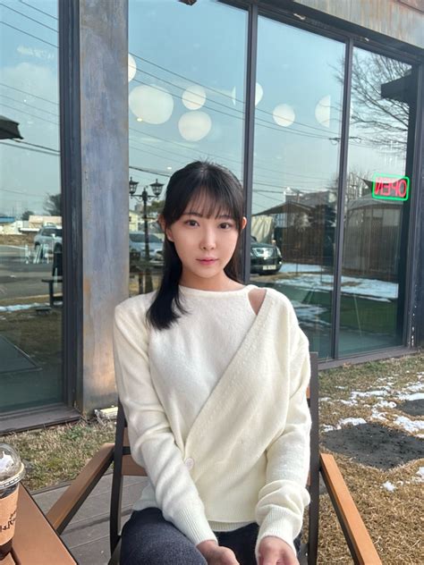 [당일출고 여친룩] 홀더넥 핀탁 트임 숄더 니트 3color 에이블리