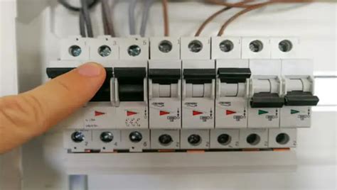 How To Reset A Circuit Breaker Full Guideline