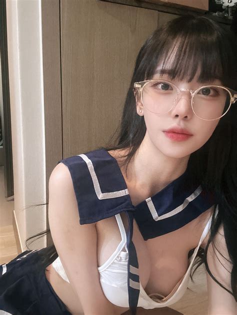 Pin By Gom On Hot Perfect Body Women Cosplay Woman Beautiful Girls