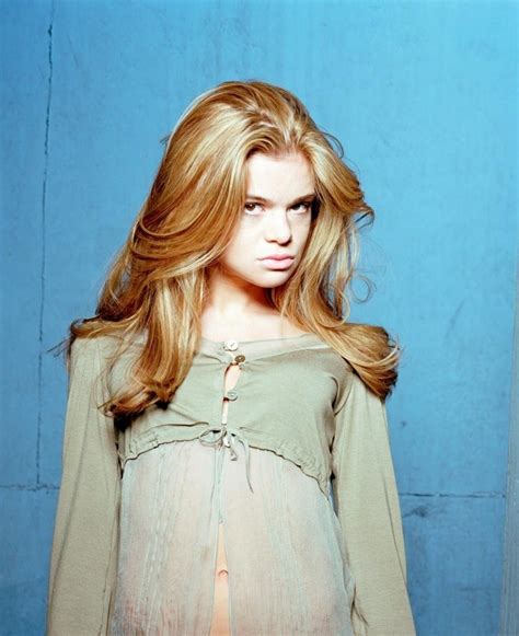 Ellen Muth Biography