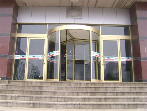 网通公司弧形自动门装修案例 装信通网效果图