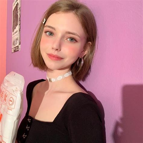 ㅇㅎ 인형 미모 몸매로 피팅모델 생태계 교란 중인 분  유머 움짤 이슈 에펨코리아