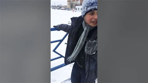МАЛЬЧИК ИДЁТ СО ШКОЛЫ В НОСКАХ ЗИМОЙ часть 2 Youtube