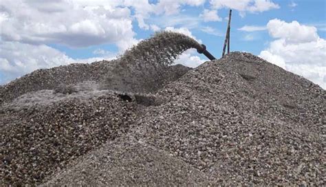 မကွေးတိုင်းတွင် စစ်ကောင်စီထောက်ခံသူများကို ကျောက်စရစ်လုပ်ကွက်များချပေး