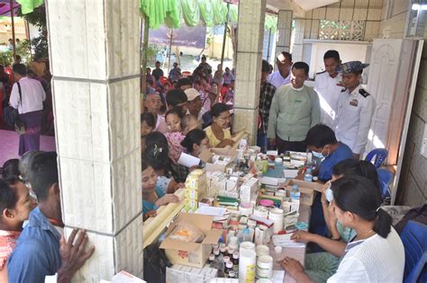 တပ်မတော်မြစ်တွင်းသွား ဆေးရုံရေယာဉ် ရွှေပုဇွန် နှင့် မြစ်ရေယာဉ် စကု