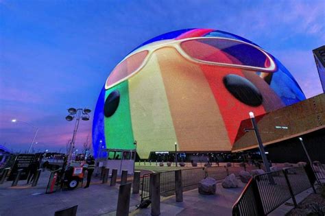 Wonder Or Eyesore The 3 1b Las Vegas Orb Of Light And Controversy