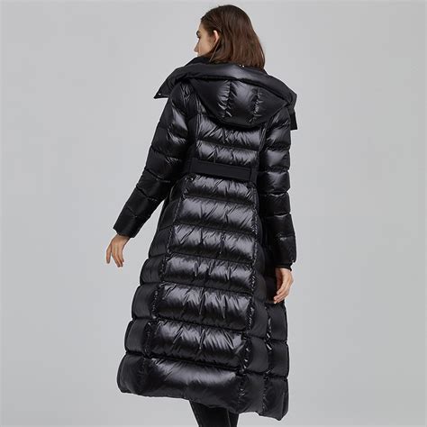 长款过膝羽绒服羽绒服羽绒服大山谷图库