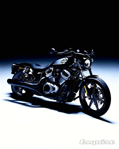 제작지원 할리데이비슨의 2가지 모터사이클을 마음껏 즐기고 Esquire Korea 에스콰이어 코리아