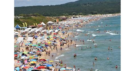 Обрат Износът пак расте а хората харчат все по смело