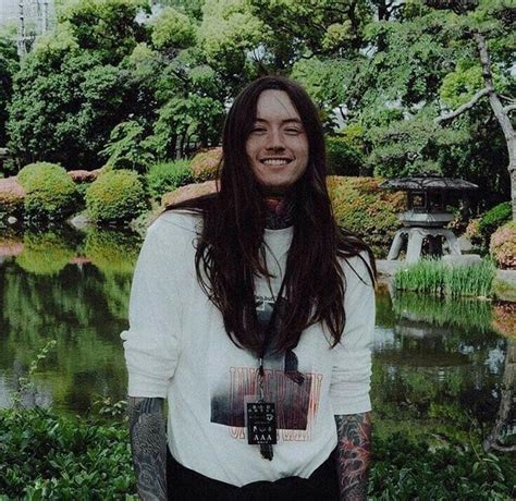 Noah Sebastian From Bad Omens Is Simply So Beautiful And Cute R