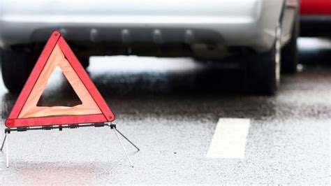 Двама загинаха при тежка катастрофа край Горна Малина