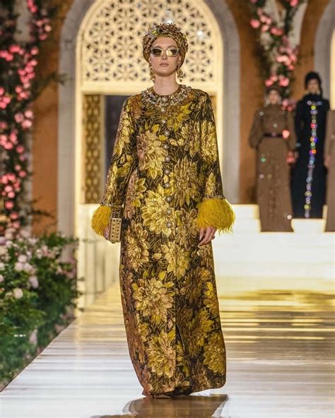 دولچه و گابانا با حجاب کامل، ریاض را تسخیر کرد فیلم و عکس