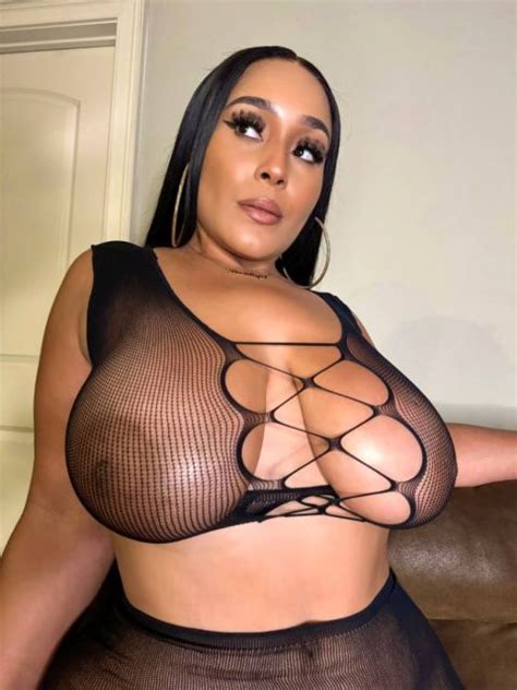 Beckkywylin Boobpedia Encyclopedia Of Big Boobs