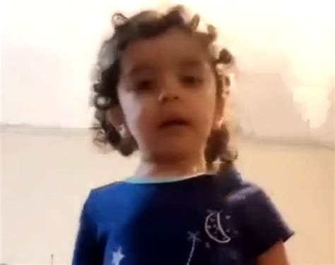 وداع با فرشته‌ای کوچک؛ زهرا برزگر، شهید سه‌ساله‌ای که با سرود ای ایران