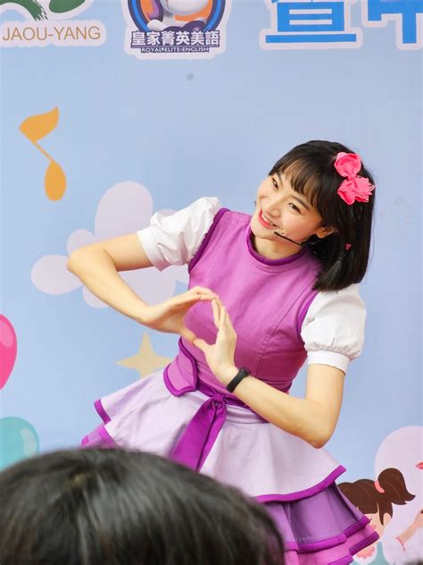 Momo親子台 【 📸活動影像分享📸 】 《朝陽文理補習班 母親節親子園遊會 Momo家族唱跳秀》