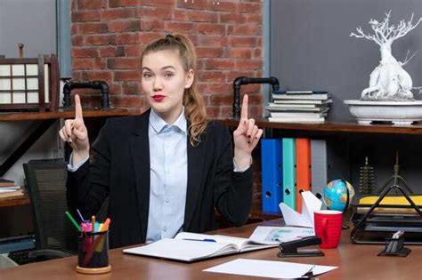 Сколько времени вступает в силу решение суда