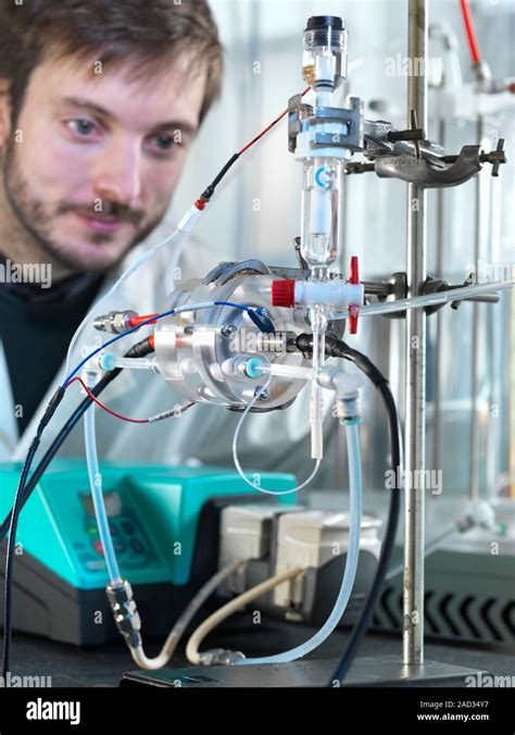 carbon capture research researcher with an apparatus being used to