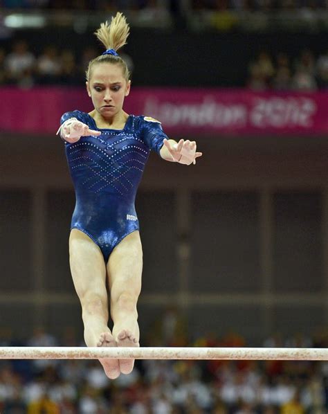 Viktoria Komova Виктория Александровна Комова On Uneven Bars Artistic Gymnastics Gymnastics
