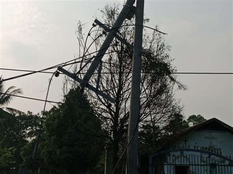 မိုးမောက်မြို့ပေါ်ရှိ လူနေရပ်ကွက်ကို စစ်ကောင်စီတပ်က တိုက်လေယာဉ်ဖြင့် ဗုံးကျဲမှု ပြည်သူ ၄