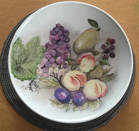 Тарелка дизайнерская вручную росписная — цена 2900 грн в каталоге Вазы Купить товары для дома и