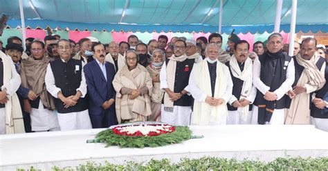 বঙ্গবন্ধুর সমাধিতে আ লীগের নতুন নেতৃত্বের শ্রদ্ধা