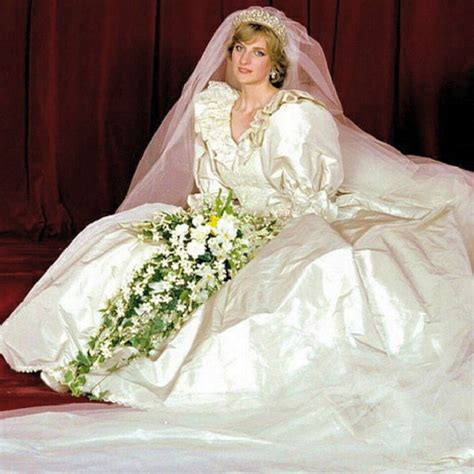 29 July 1981 A Wedding Dress For Diana Princess Diana Wedding Dress