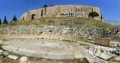 그리스 야외공연장 음향 최고는 글쎄