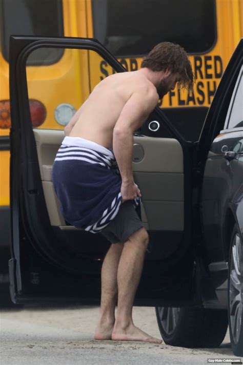 Liam Hemsworth Hot Underwear Bulge Photos Gay Male Celebs Com