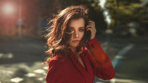 2560x1440 Lady In Red Portrait Adjusting Hairs 1440p Resolution Hd 4k