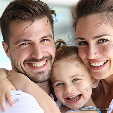 Ai创作图美好幸福的全家福自拍 家庭相片幸福的合影 健康口腔幸福家庭 一家三口全家福 海边家庭合影 三口之家幸福家庭 幸福一家人 温馨一家人