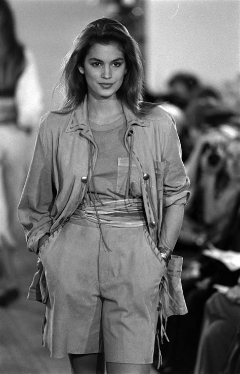 90s Supermodels Who Dominated The Runway Photos