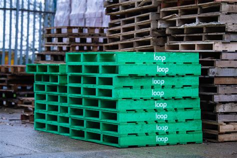 Insulation Industry First As Isover Joins The Pallet Loops Reusable Pallet Scheme Scott Pallets