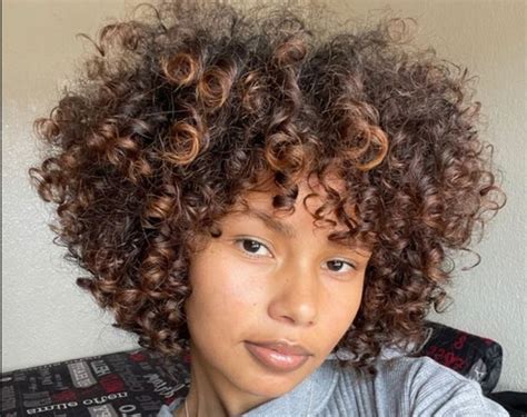 5 Cortes De Cabelo Para Esconder A Testa De Mulheres Entre 40 E 60 Anos