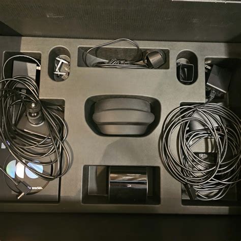 Valve Index Complete Kit With 3rd Lighthouse Jawa