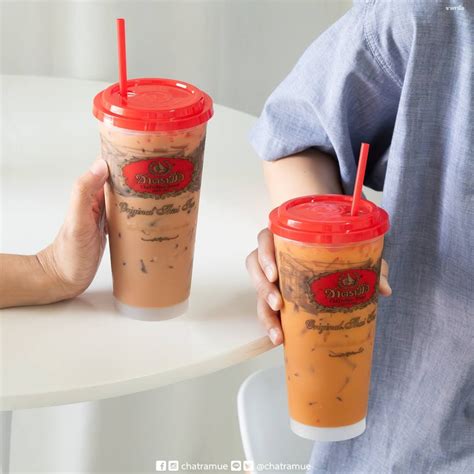 Breaking Thailands Iconic Thai Tea Shop Opens First Vancouver