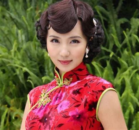 你還記得曾經「萬人迷」如今嫁入豪門身價百億，開車豪車接送孩子 每日頭條