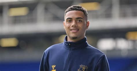 Everton Team News As Lewis Dobbin And Jarrad Branthwaite Start Against