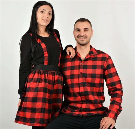 Еднакви Дрехи за Двойки в десен Червено Каре