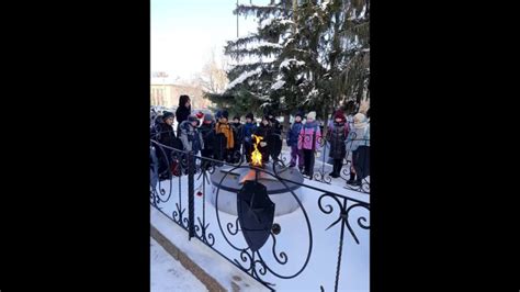 Ученики Долгодеревенской школы возложили цветы в память о наших воинах погибших в годы ВОВ и во