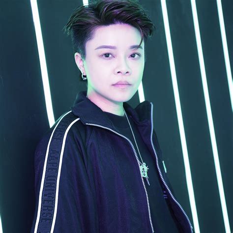 電燈膽 鄧麗欣 Stephy 鄧麗欣 Cover By Judas Law 屯門站busking 2132025 現場足本片段👇🏻 Youtube