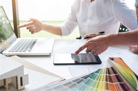 2 인테리어 디자인 또는 아키텍처 선택 혁신 및 기술 개념에 대 한 작업 도구와 색상 견본 컬러 차트 색상 샘플 드로잉의 프로젝트에 일에 그래픽 디자이너 예술가에 대한 스톡