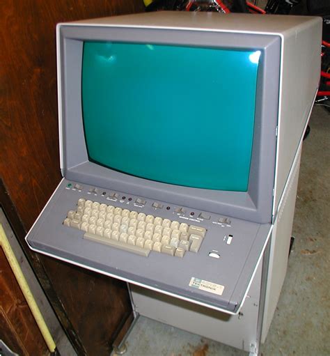 Tektronix 4015 1 Graphics Terminal