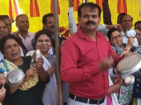 Protest By Banging Plate Third Day Of Strike Of Health Workers 12