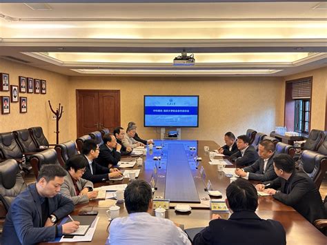 中科曙光信息产业股份有限公司总裁历军一行来校交流 重庆大学科学技术发展研究院